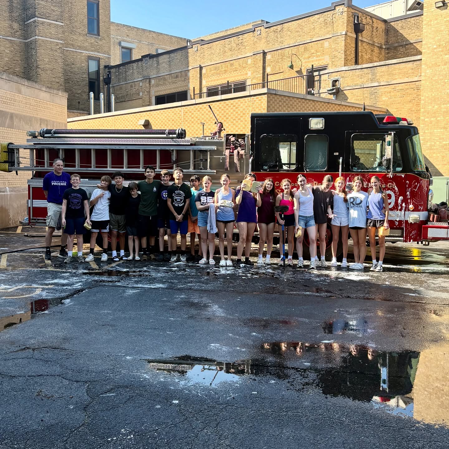 2025 8th Grade Car Wash Photos – St. Elizabeth of The Trinity